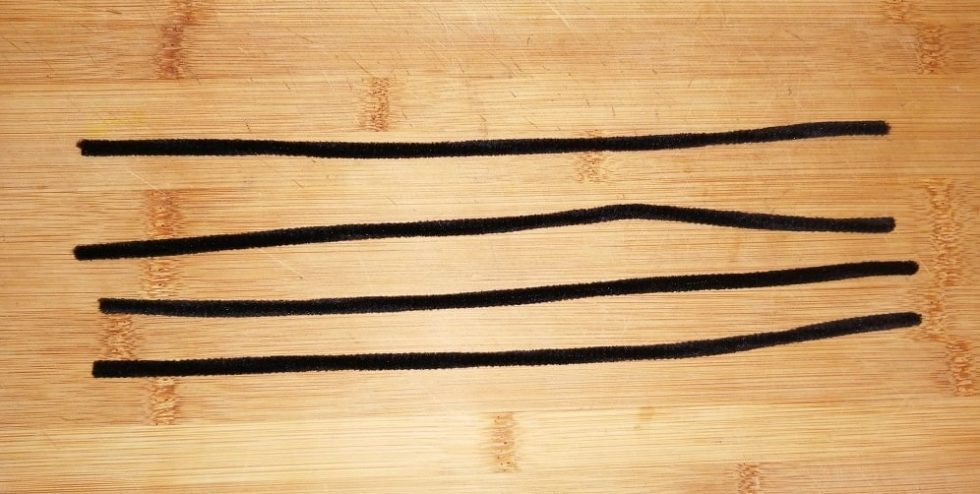 How to make easy pipe cleaner spiders - Hope Blog